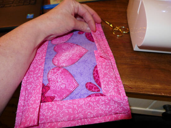 February Mug Rug Tutorial - Swishes and Hearts | So Sew Easy