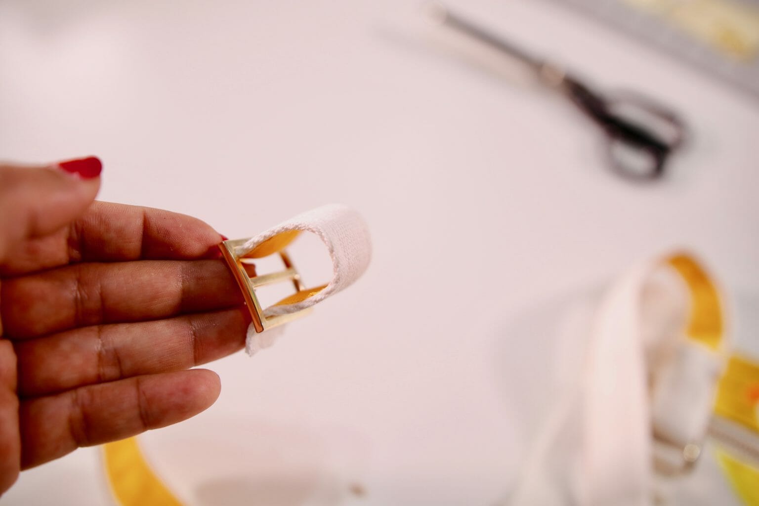 Tutorial on sewing backpack straps, Small Backpack: Part 2 | So Sew Easy